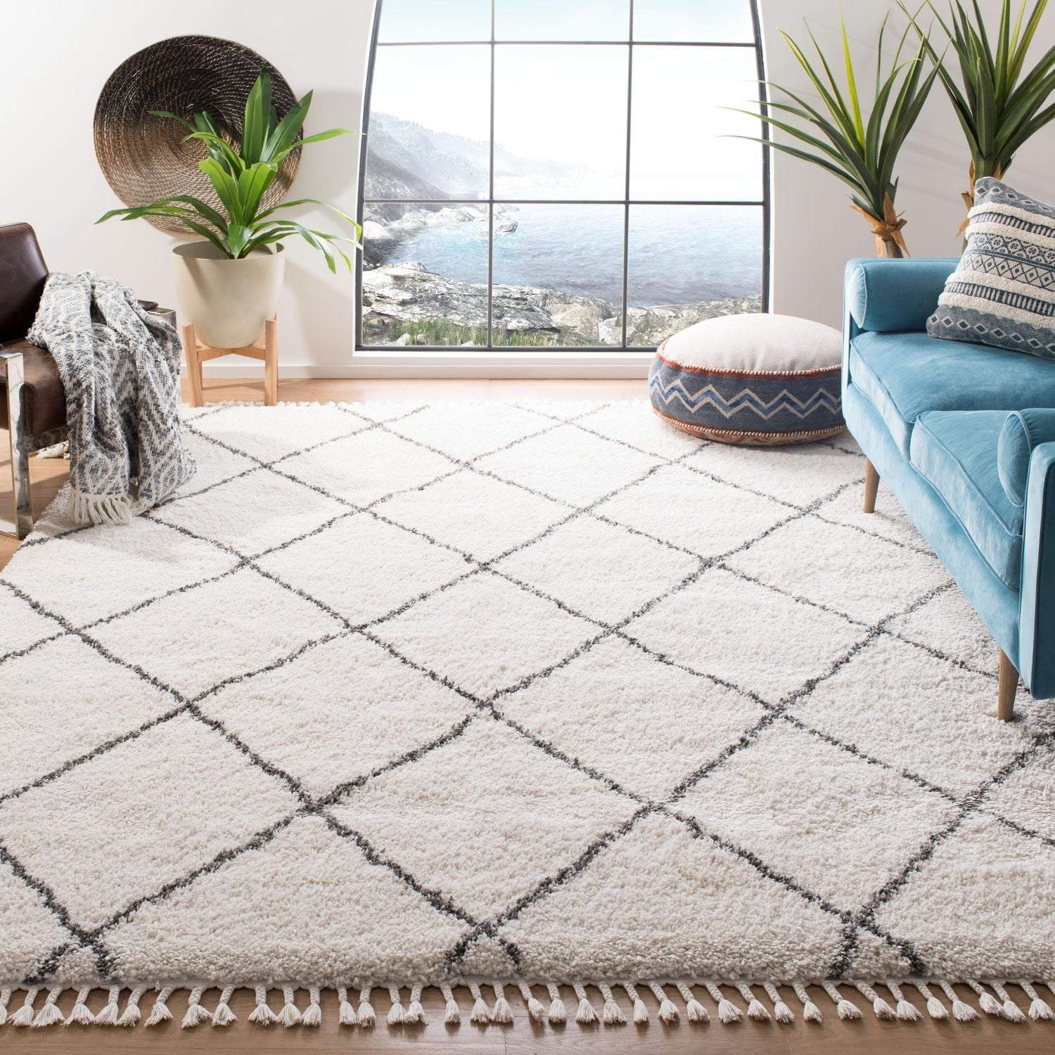 Click here for Safavieh Moroccan Fringe Alastar Geometric Shag Ar... prices