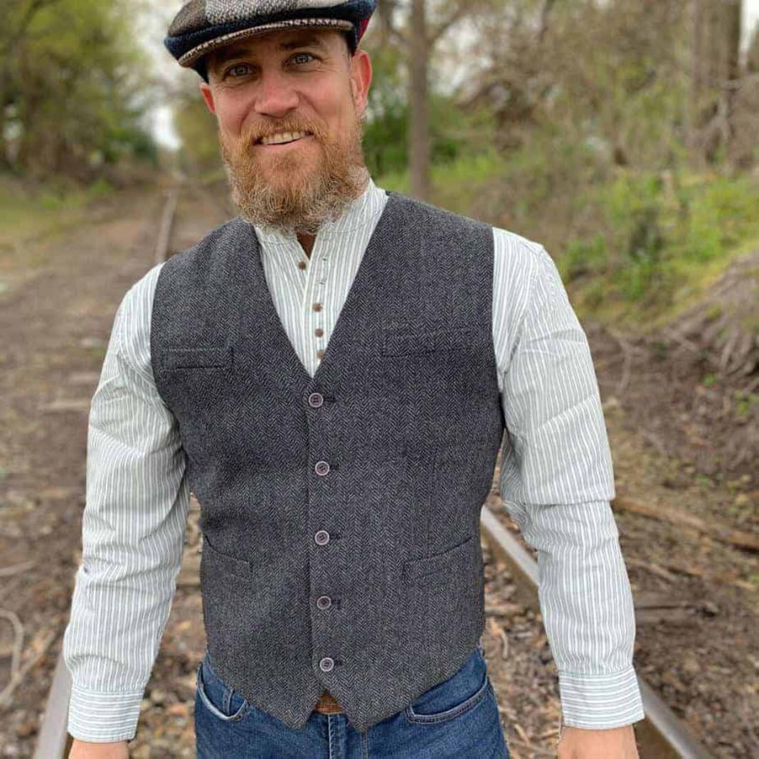 Traditional Male Irish Clothing Irish Kilt Outfits & Attire|