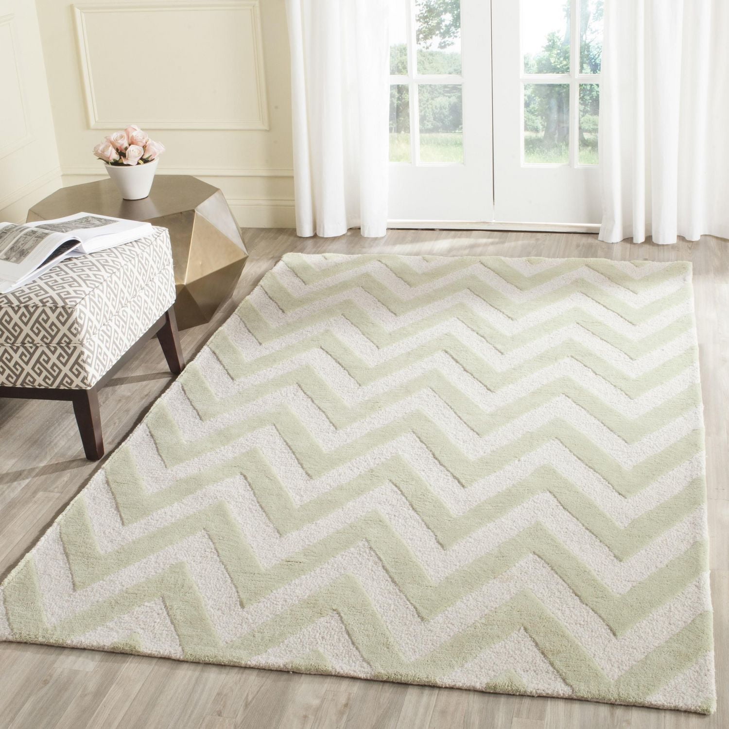 Click here for Safavieh Cambridge Kaitlyn Zig Zag Stripes Area Ru... prices