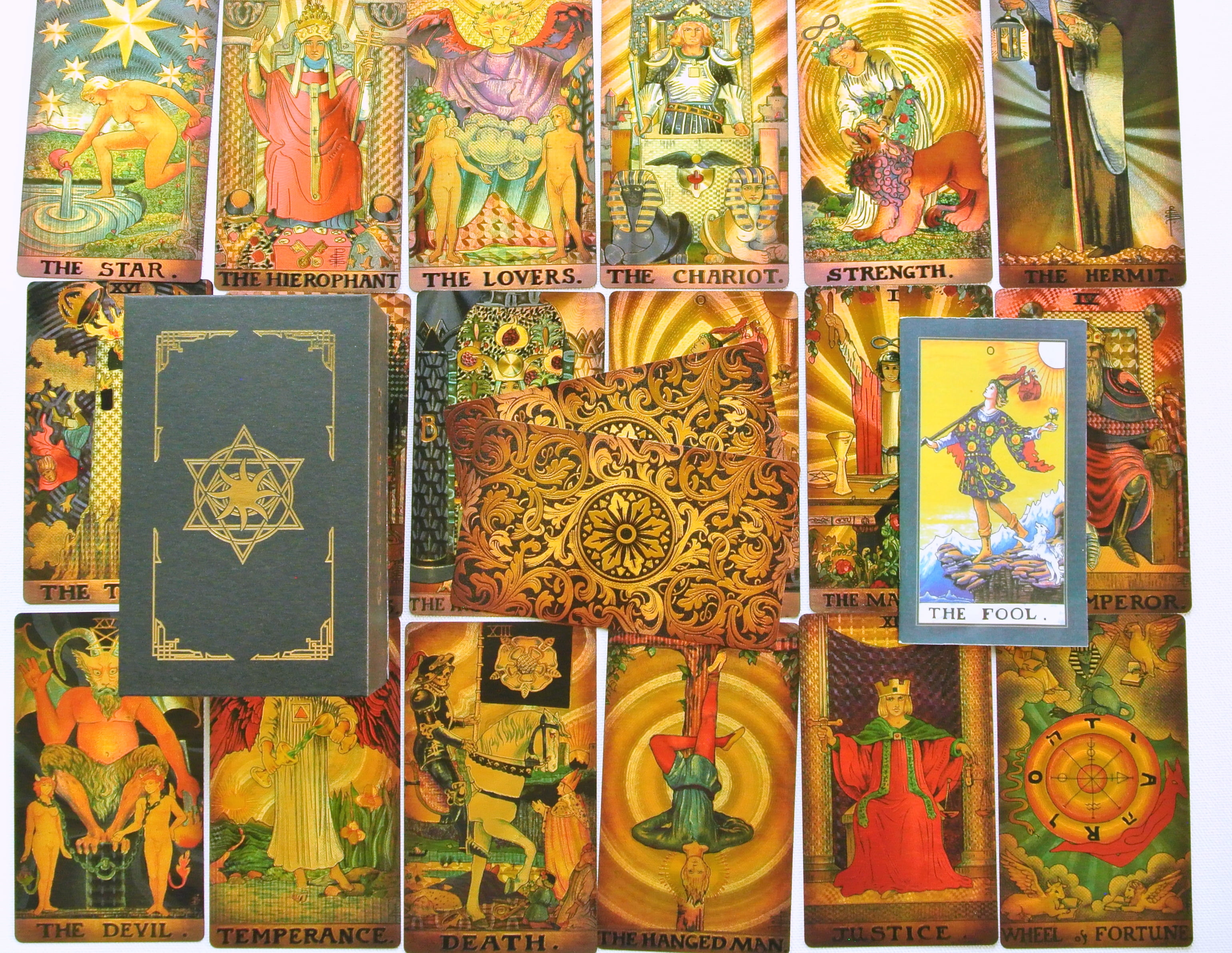 Unique Eco Plastic Borderless Waterproof Tarot Deck Gold Foil Tarot Big ...