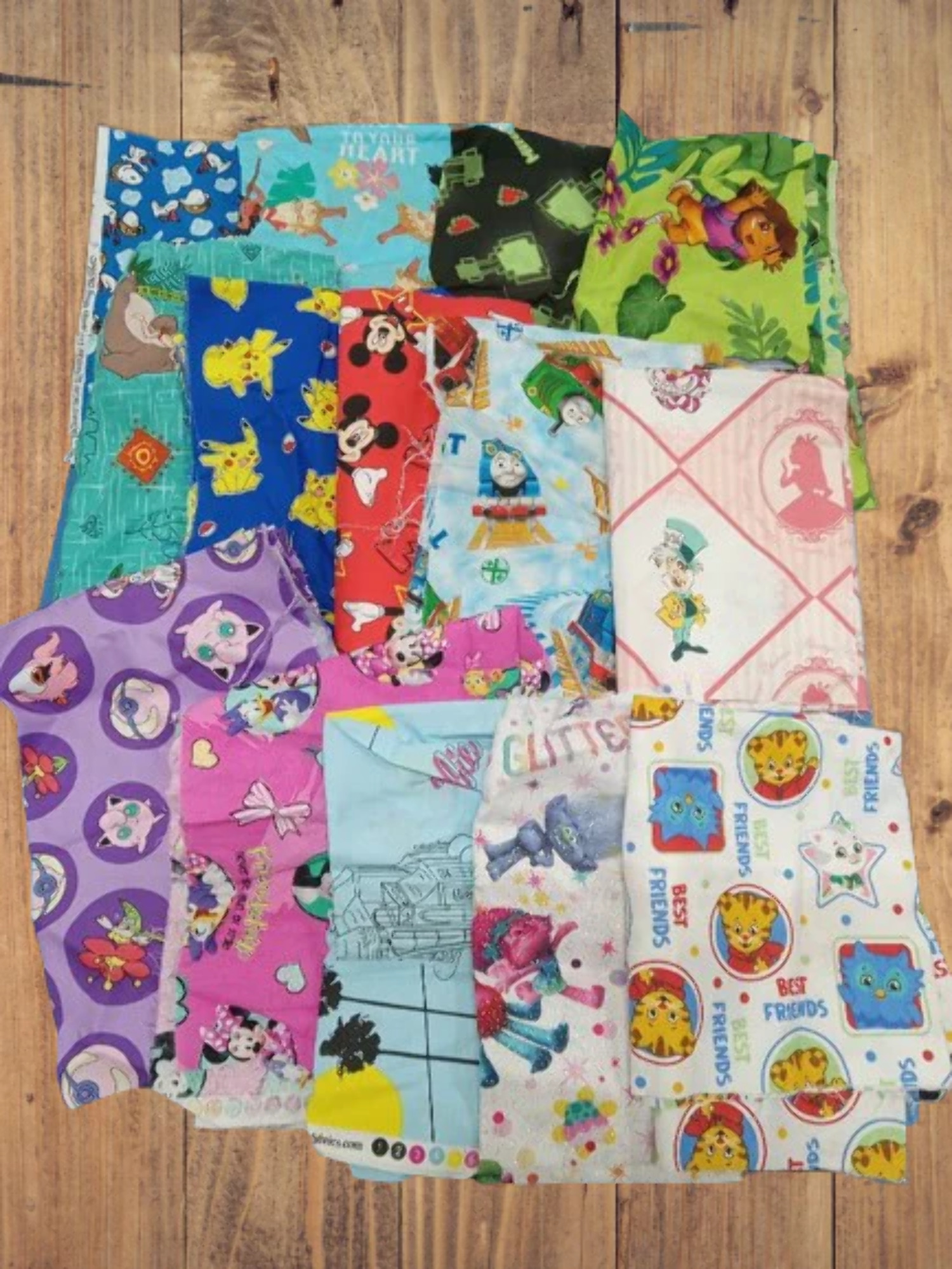 Assorted Character Fabric - 1 lb Scrap Bundle - Walmart.com