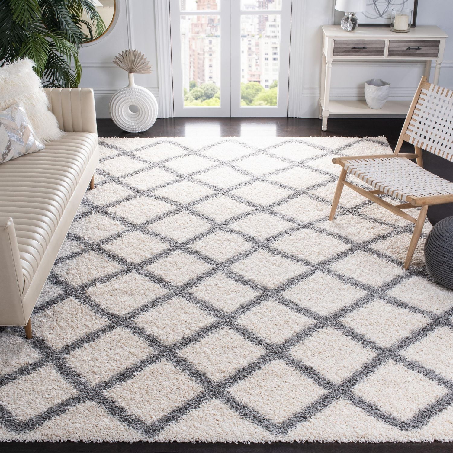 Click here for Safavieh Dallas Jerrie Geometric Shag Area Rug 8 F... prices