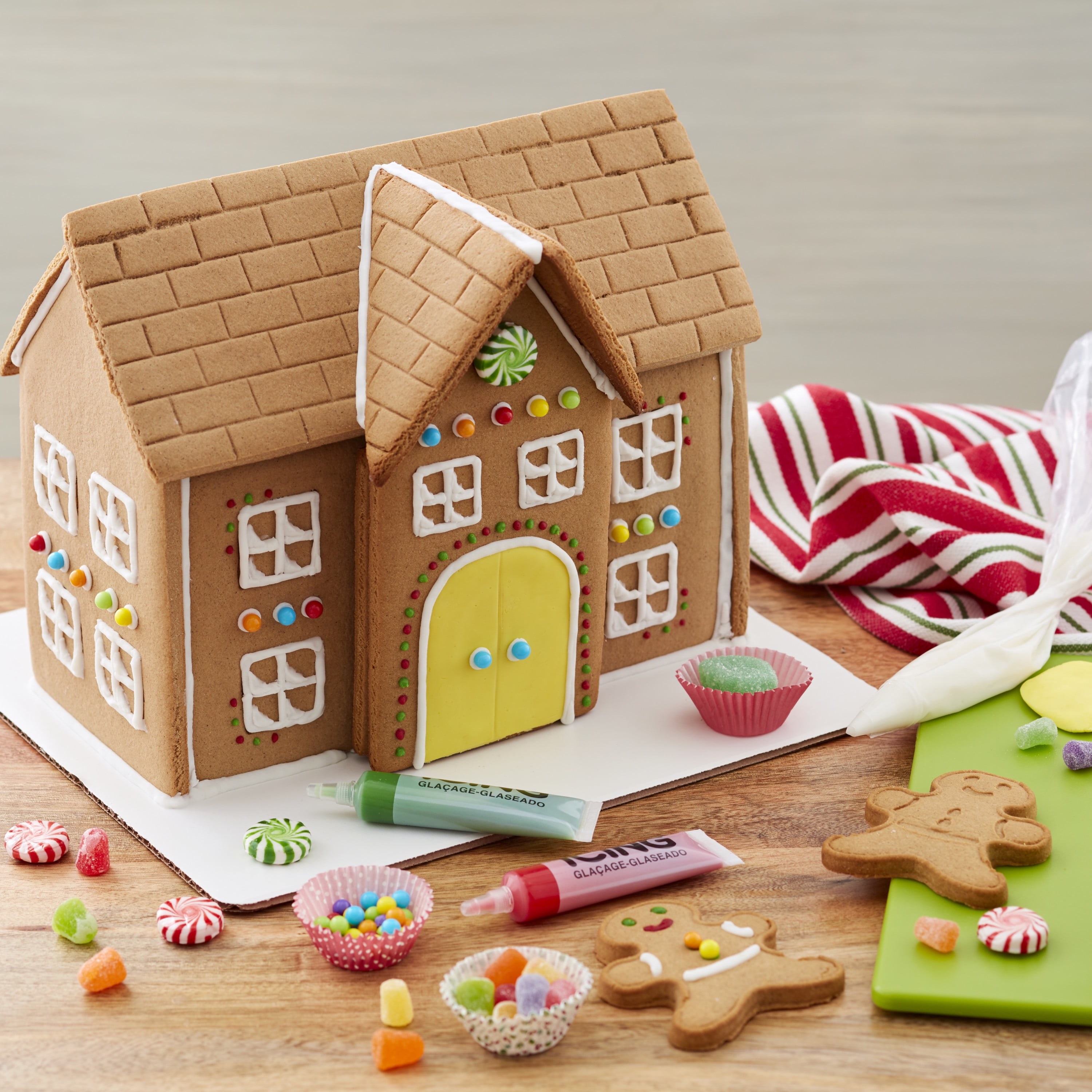 Buy Wilton Build it Yourself Grand Gingerbread Manor Decorating Kit ...