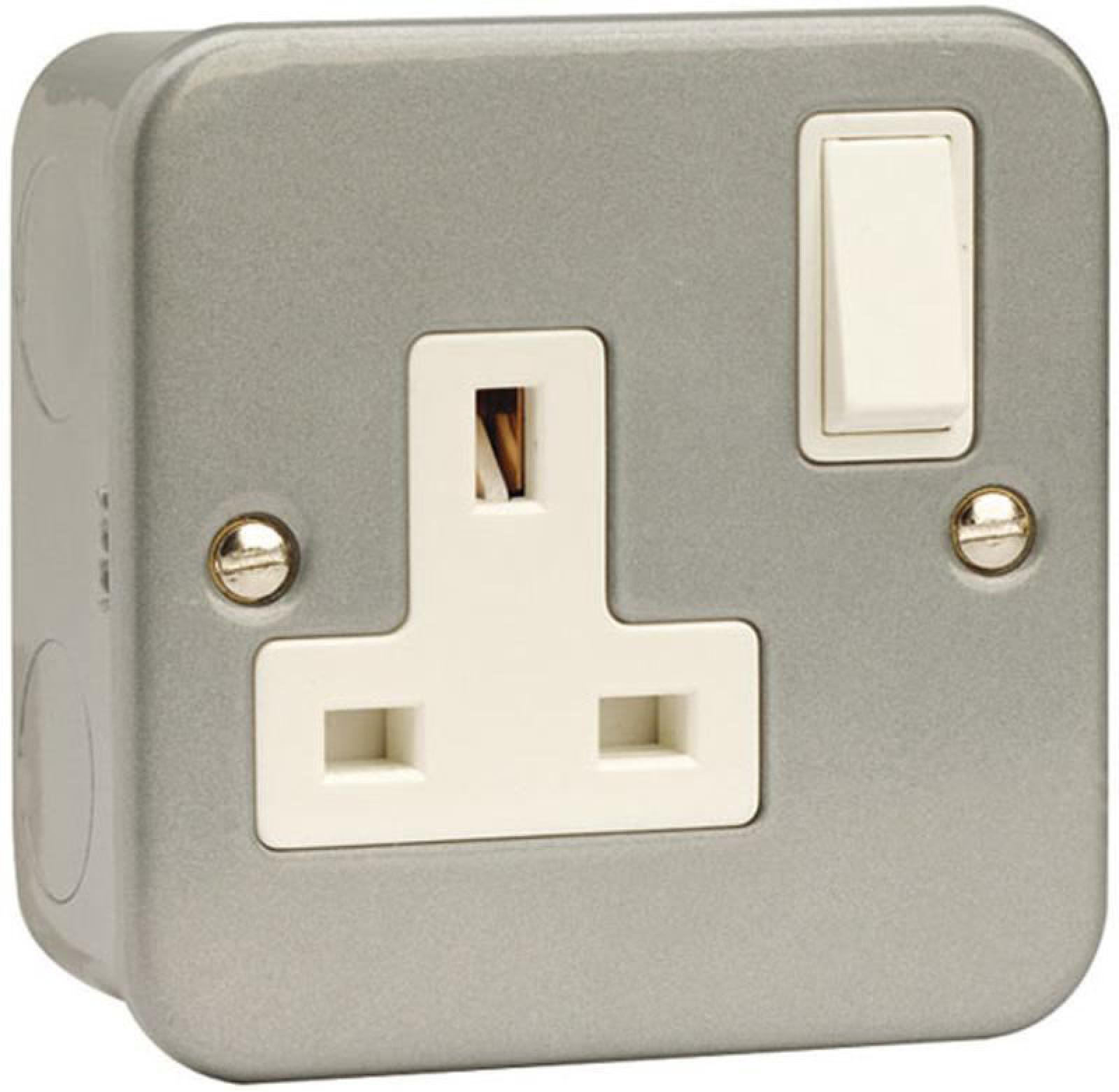CLICK - 1 Gang DP 13A Metal Clad Switched Socket - Walmart.com