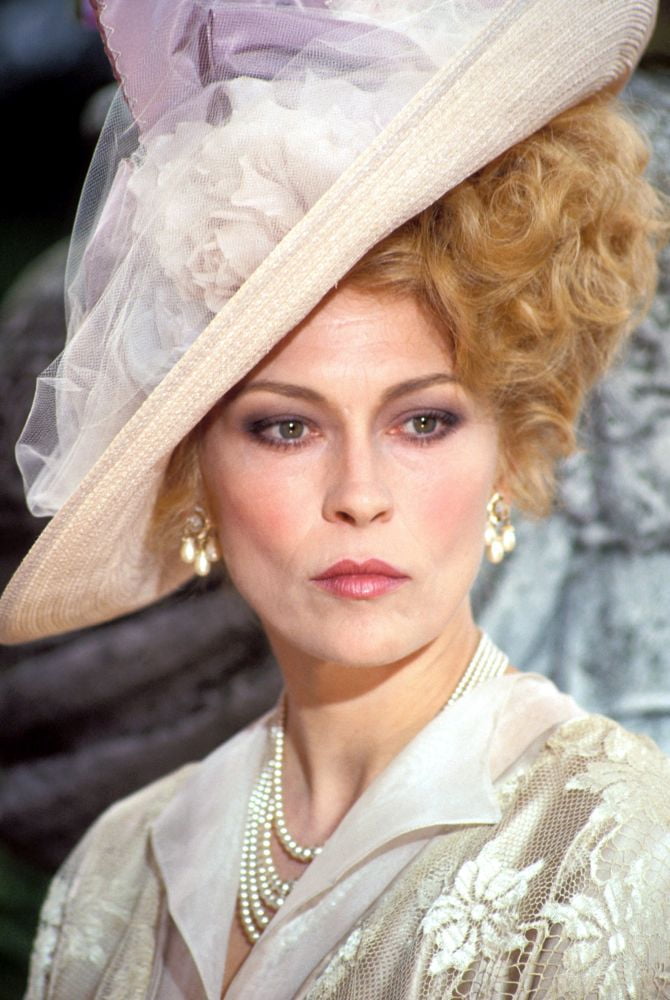 Ellis Island, Faye Dunaway, 1984. Cbs / Courtesy: Everett Collection ...