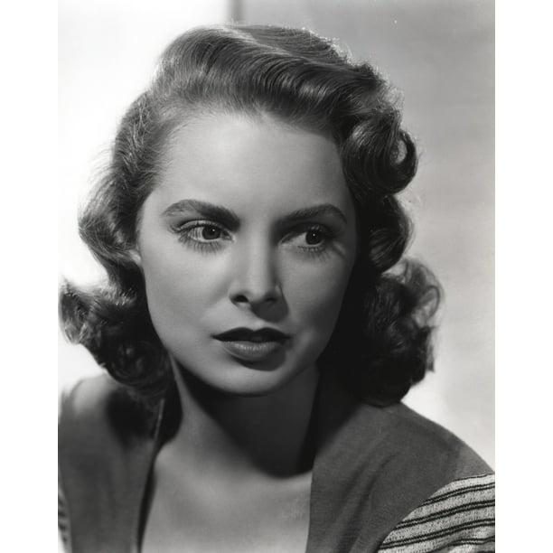 Janet Leigh Posed in Grey Linen V-Neck Blouse with Stripe Sleeves Photo ...