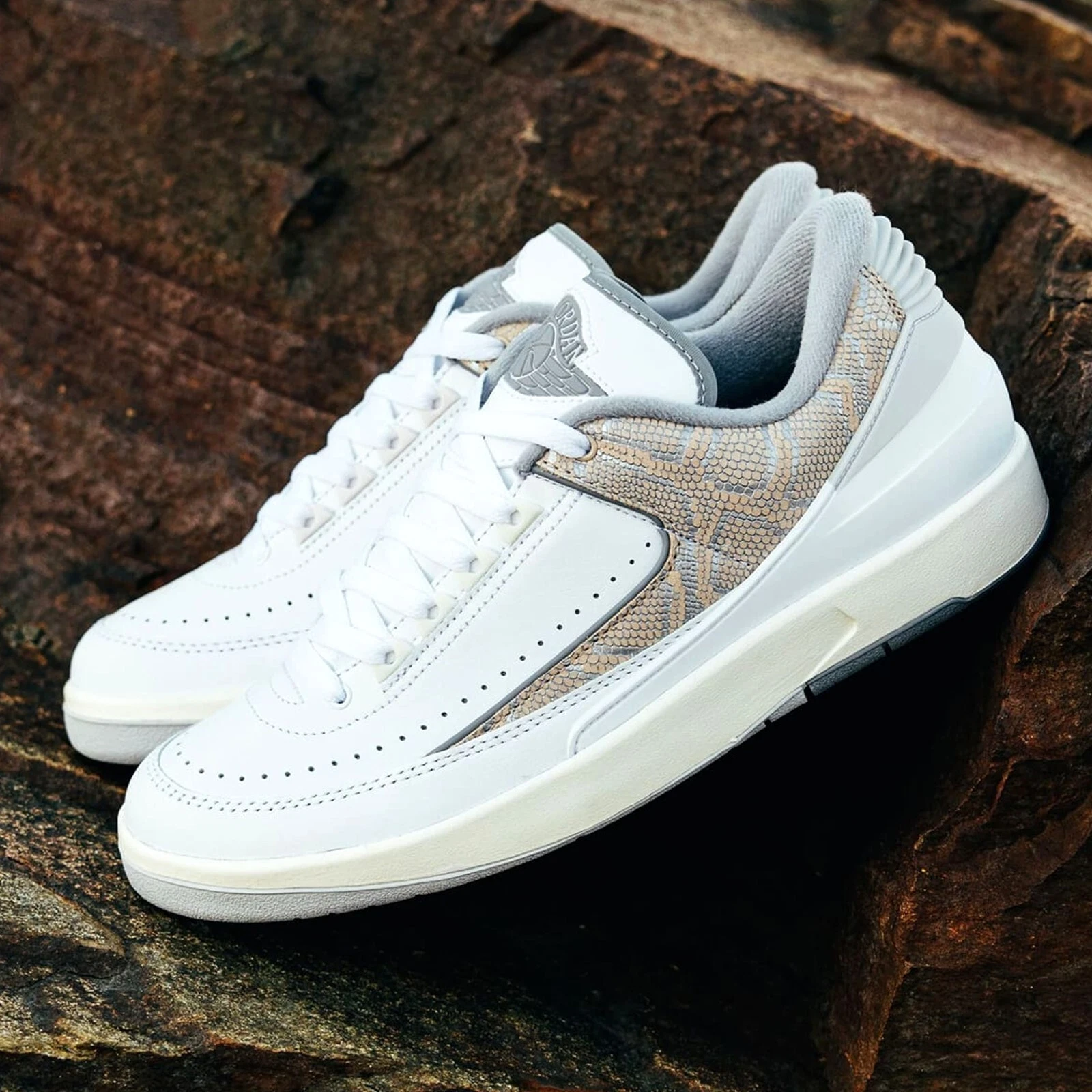 N I-K-E A i r-Jor-dan 2 retro Low Shoes White Cement Gray DV9956-100 ...