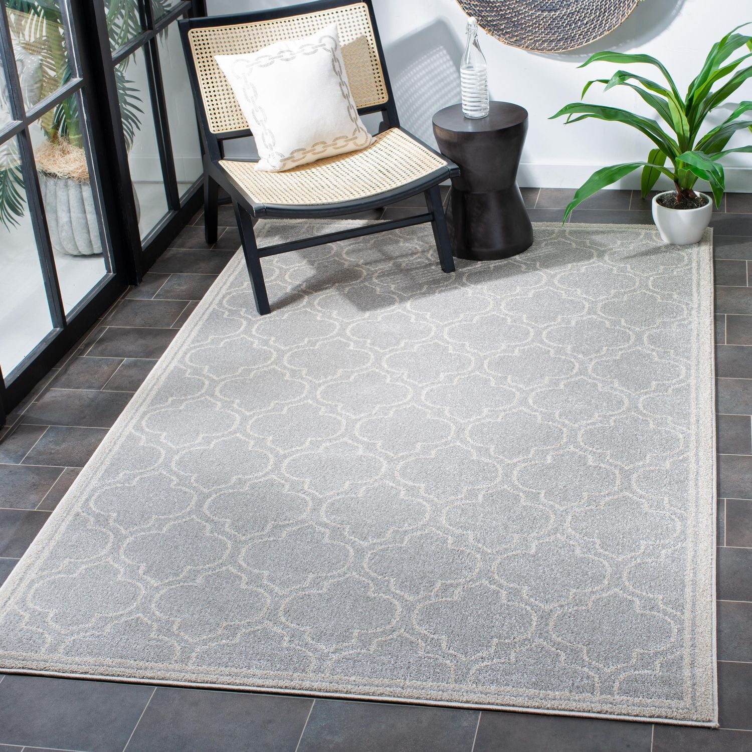 Click here for Safavieh Amherst Wilson Geometric Area Rug 4 Ft. X... prices