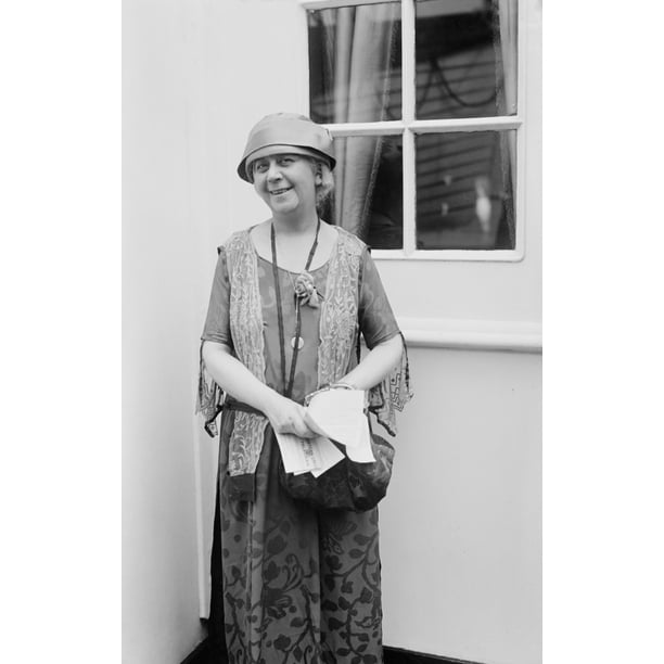 Louise Closser Hale (1872-1933) History (18 x 24) - Walmart.ca