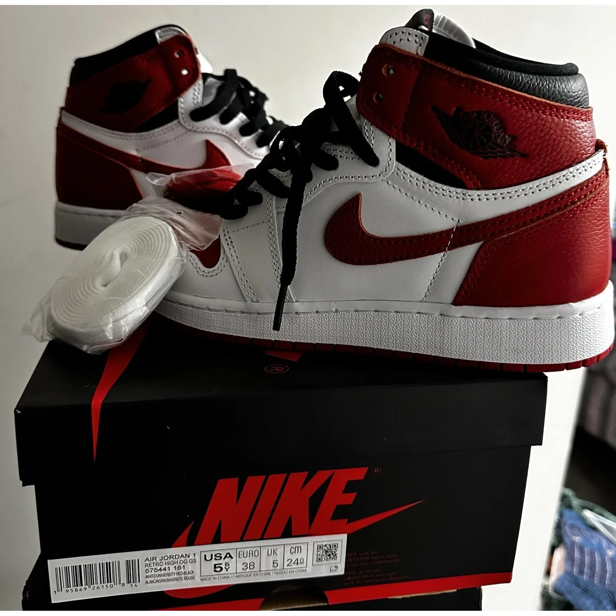 Click here for Nike Size 5.5 - Jordan 1 Retro Og High Heritage prices