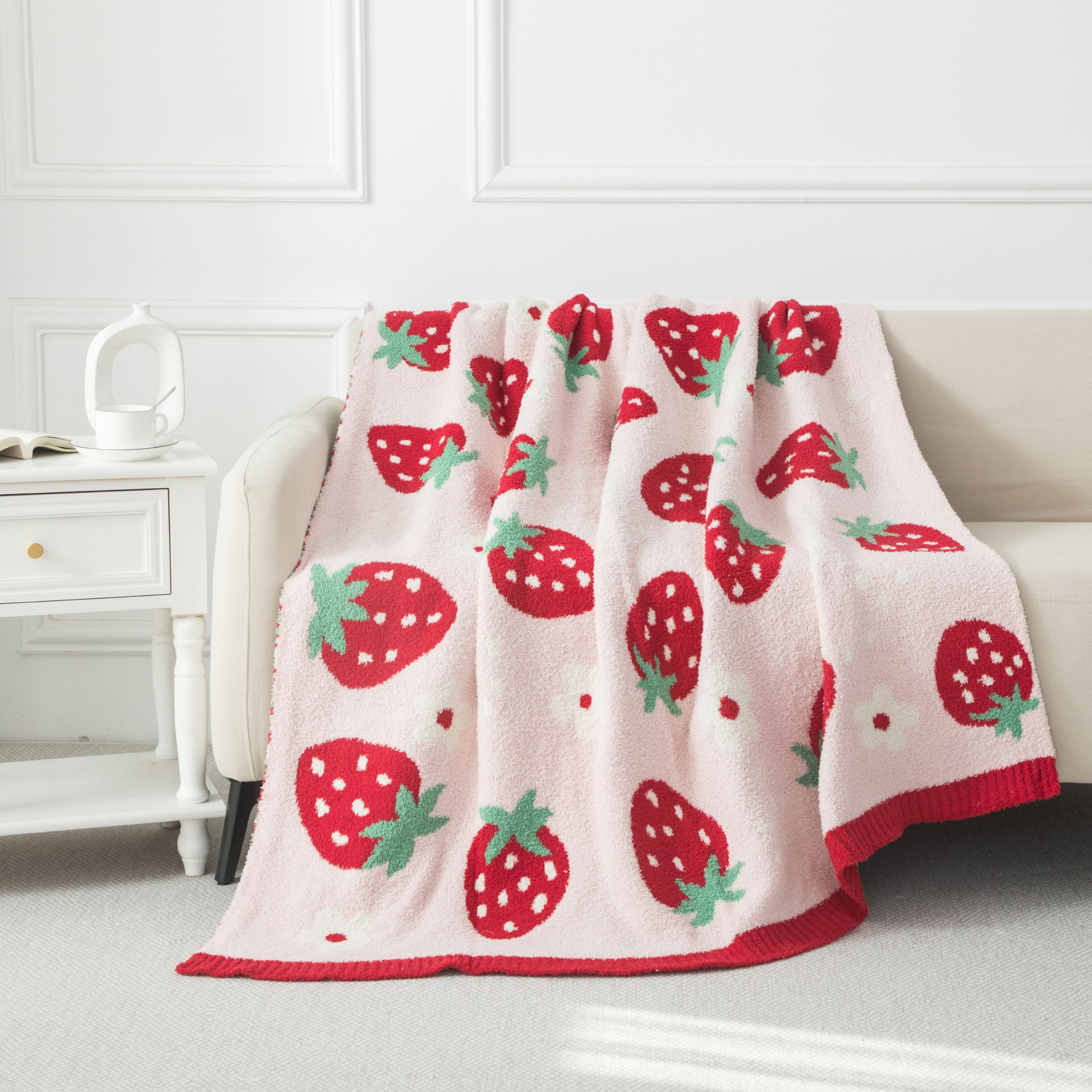 The Cozy Cottage Knitted Throw Strawberry