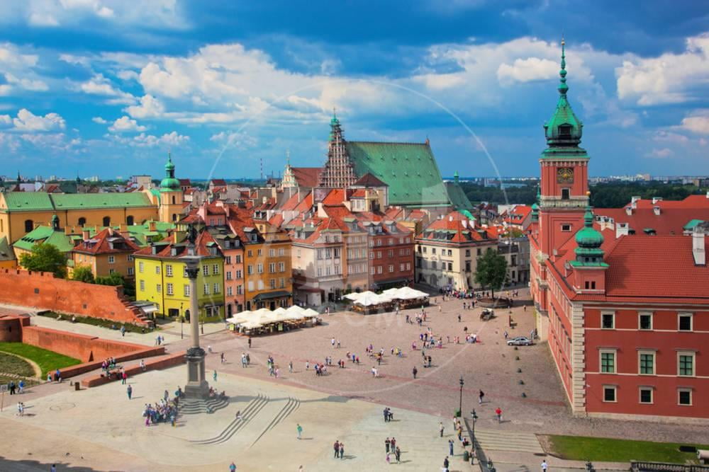 Old Town in Warsaw, Poland the Royal Castle and Sigismunds Column ...