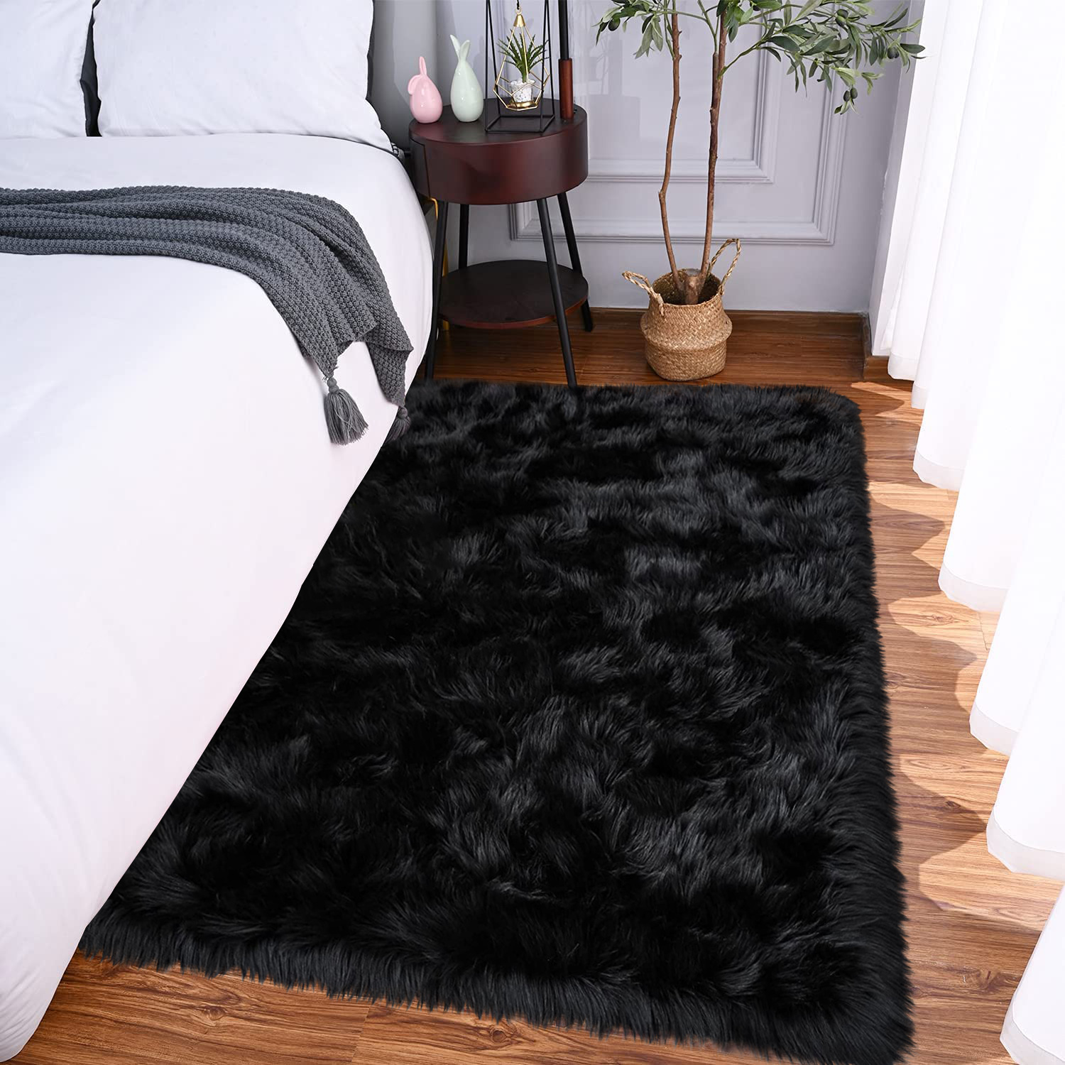 Chrlaon Faux Fur Sheepskin Area Rug Non-Skid Furry Carpet for Living ...