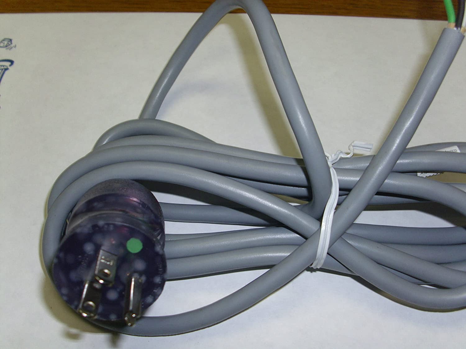 Leviton 5-15P Power Light Plug Transparent Hospital Grade Power Supply ...