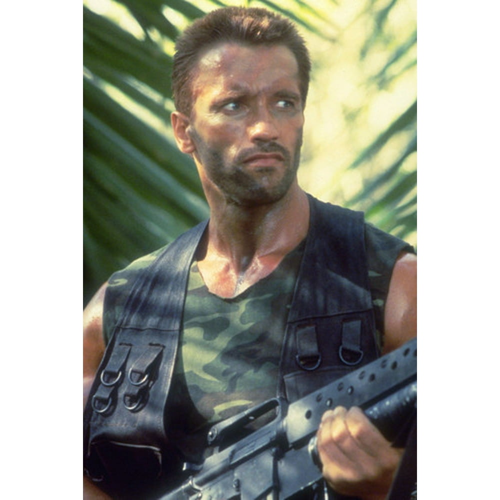 Arnold Schwarzenegger in Predator 24x36 Poster Holding Machine Gun in ...