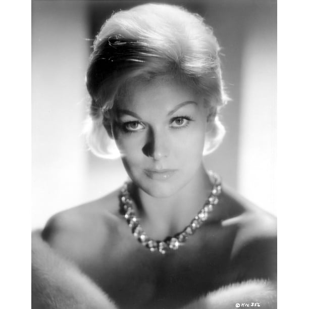 Kim Novak Classic Portrait Photo Print (8 x 10) - Walmart.ca
