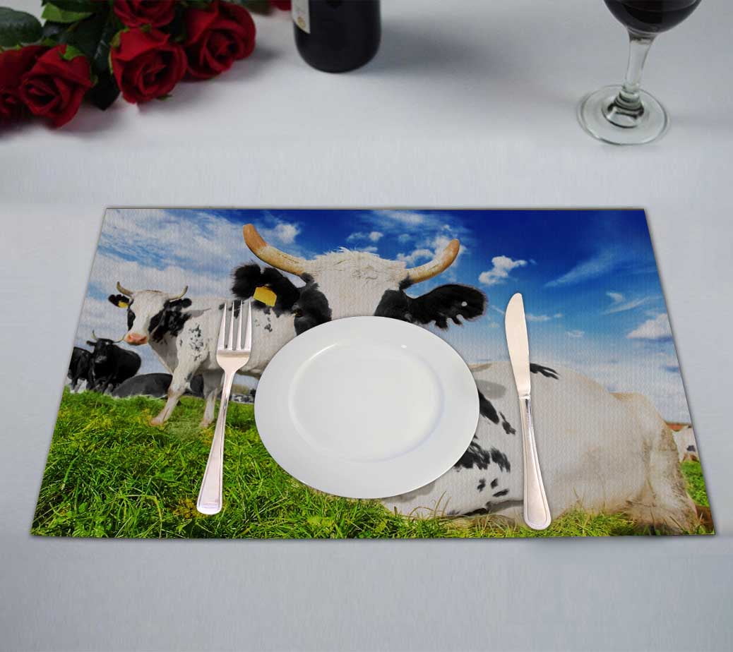 PKQWTM Herd Of Cows Grazing In Meadow Kitchen Dining Table Mats ...