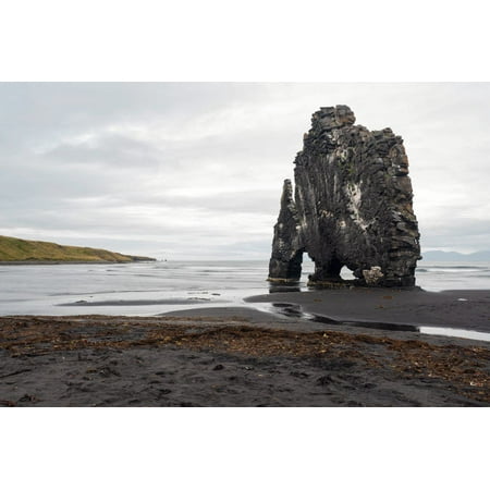 Iceland, Hvitserkur This sea stack or monolith represents a legend that ...