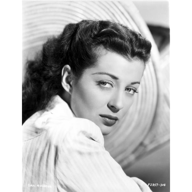 Gail Russell Posed in White Shirt Photo Print (24 x 30) - Walmart.ca