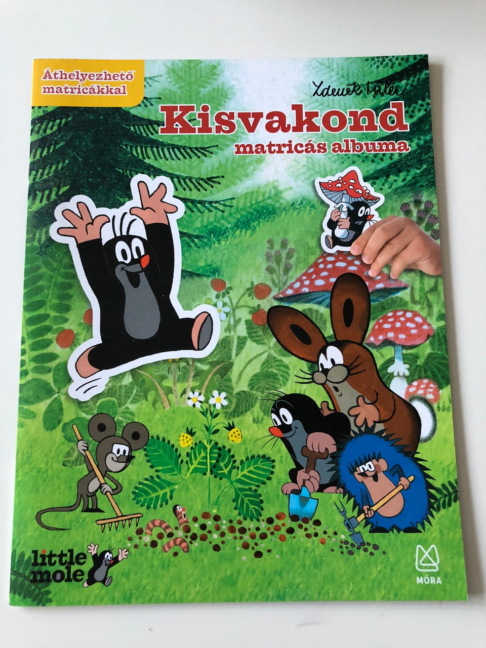 Kisvakond matricás albuma (Kisvakond sticker album) by Zdeněk Miler ...