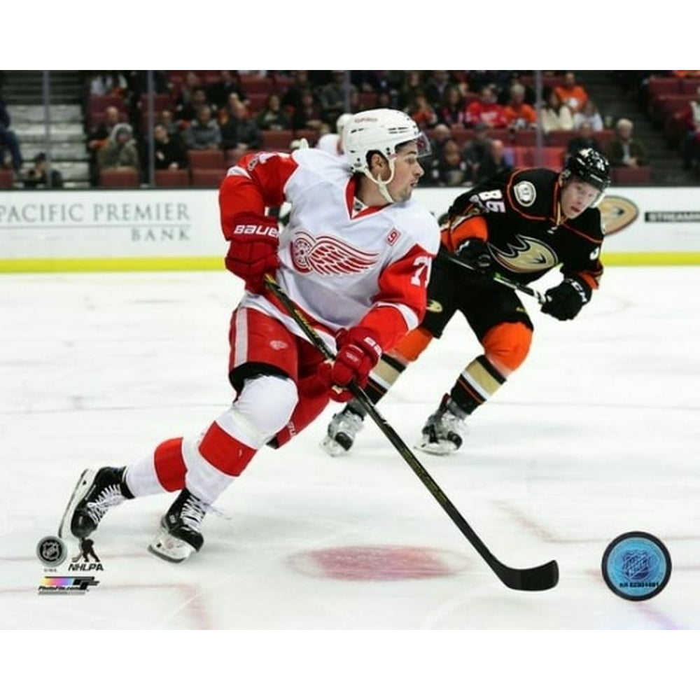 Dylan Larkin 2016-17 Action Photo Print - Item # VARPFSAATV053 ...