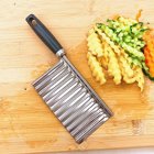 HIC Wavy Crinkle Cutting Tool Serrator Salad Chopping Knife and ...