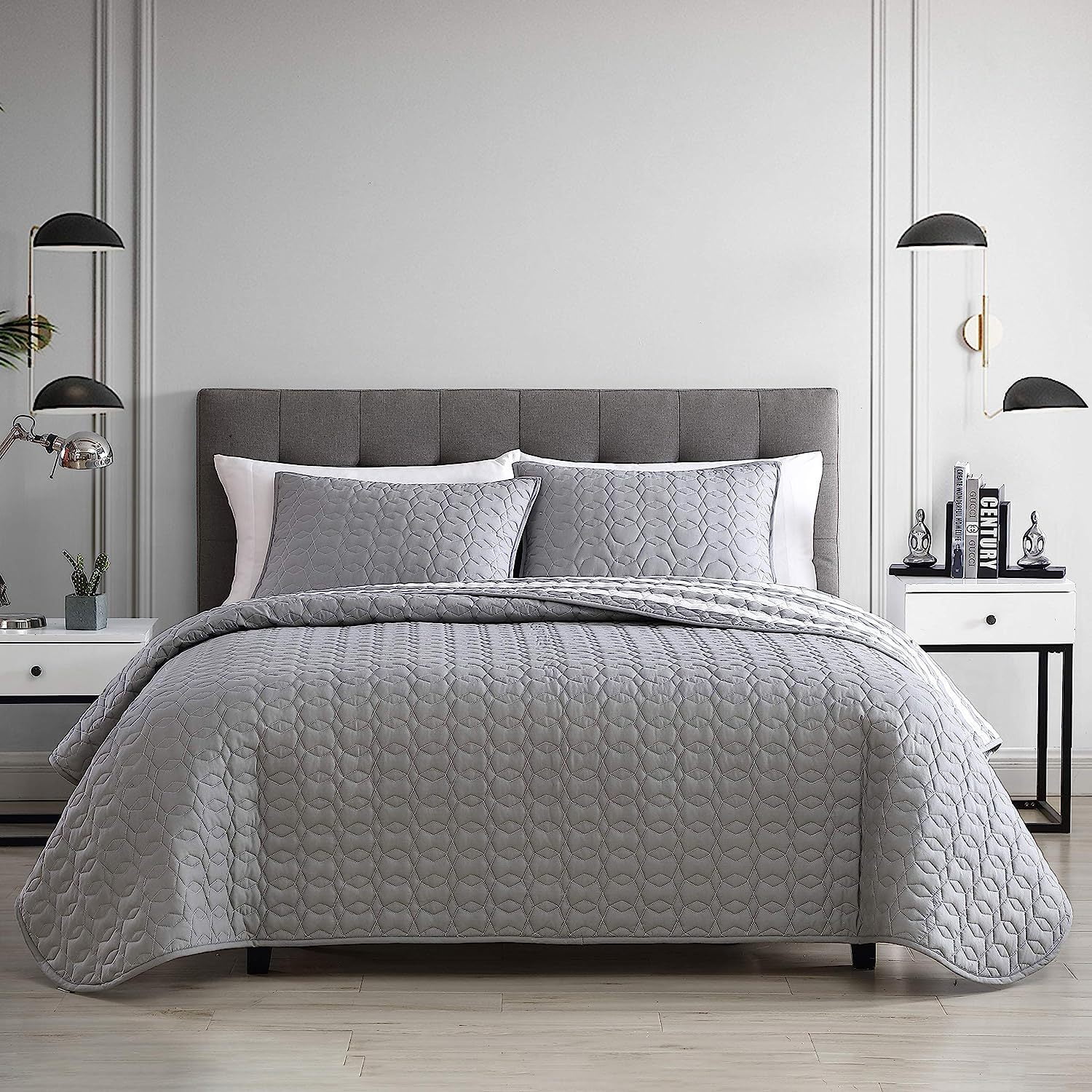 Bilot Reversible 3-Piece Full/Queen Quilt Set with Antimicrobial Odor ...
