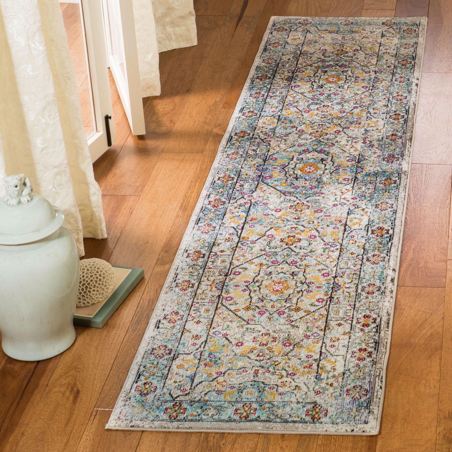 Click here for Safavieh Aria Lucy Traditional Area Rug 2 Ft. X 8... prices