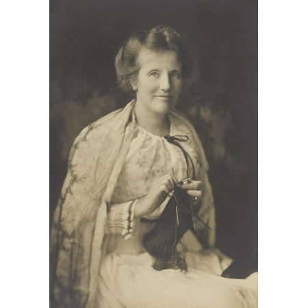 Former First Lady Edith Carow Roosevelt Knitting In 1917. Since Leaving ...
