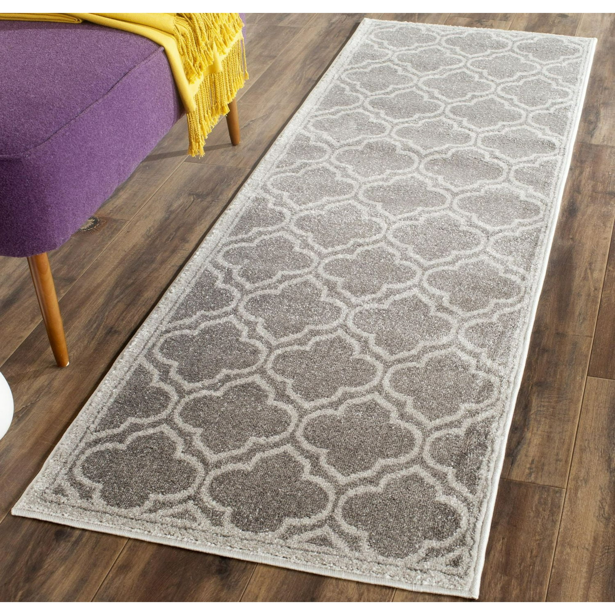 Click here for Safavieh Amherst Wilson Geometric Area Rug 23 X 13... prices