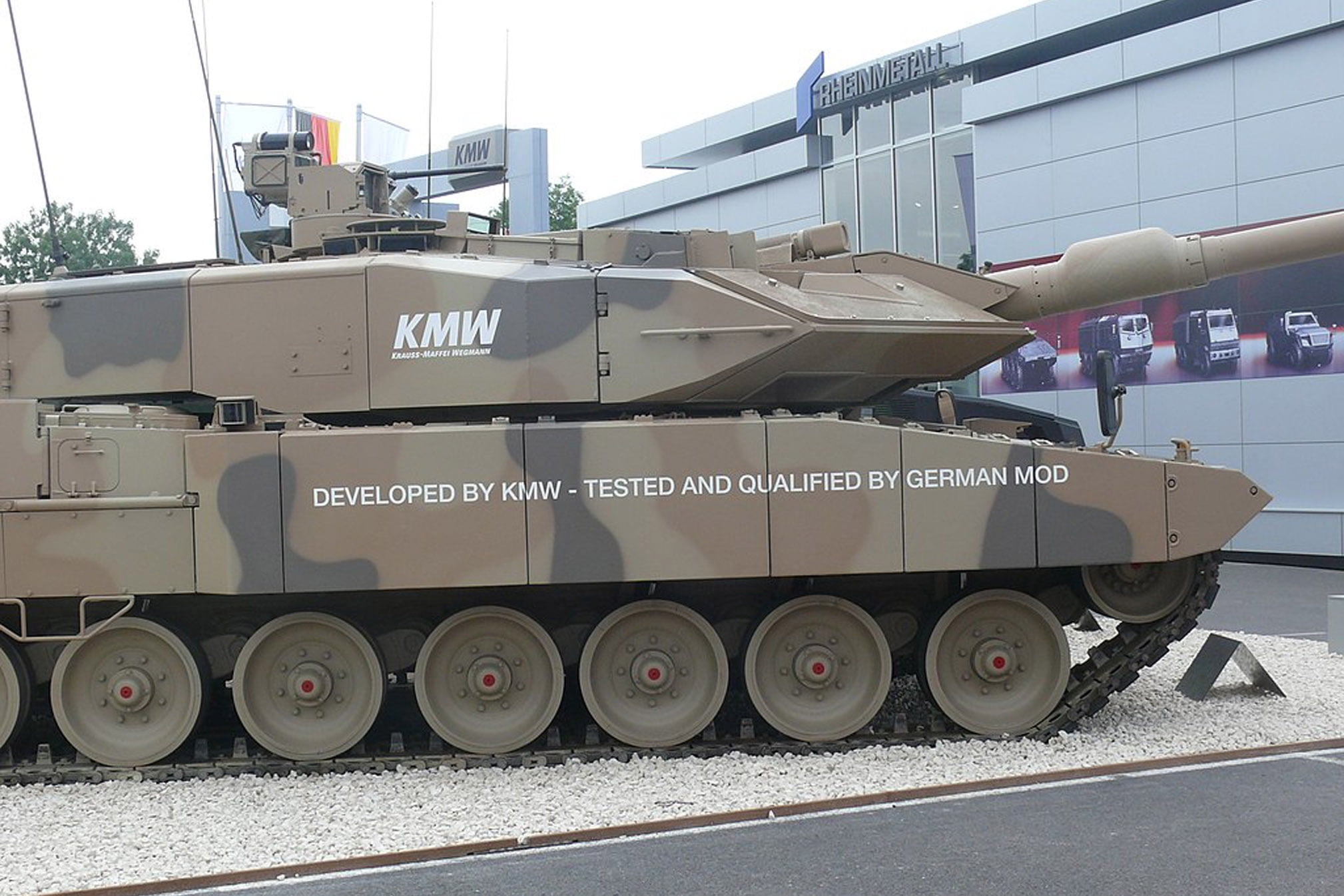 24x36 gallery poster, The turret and hull sides of the Leopard Tank 2A7 ...
