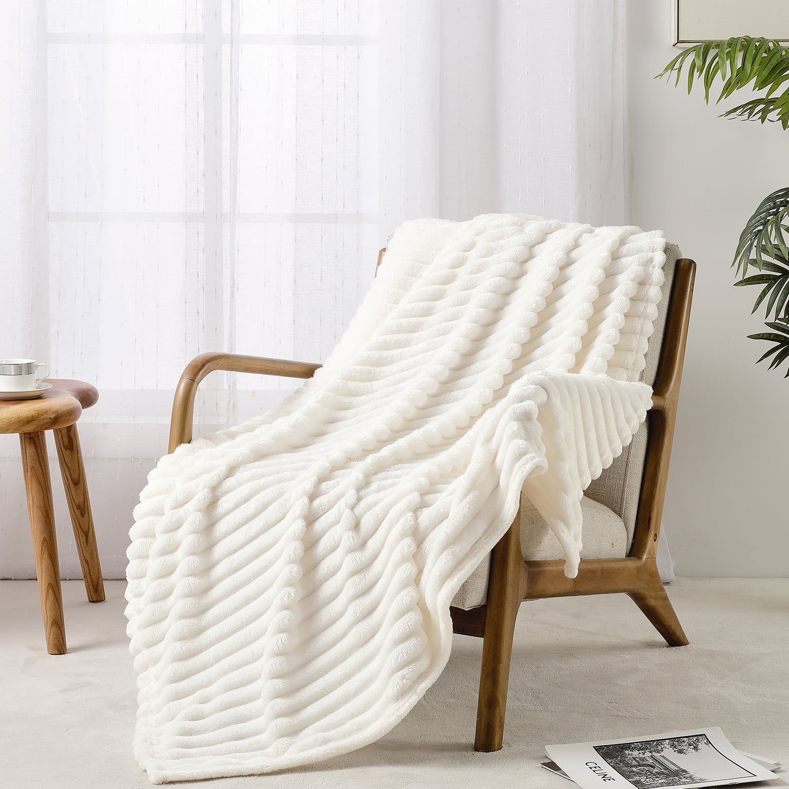 Click here for Bourina Flannel Fleece Throw Blanket For Couch Sof... prices