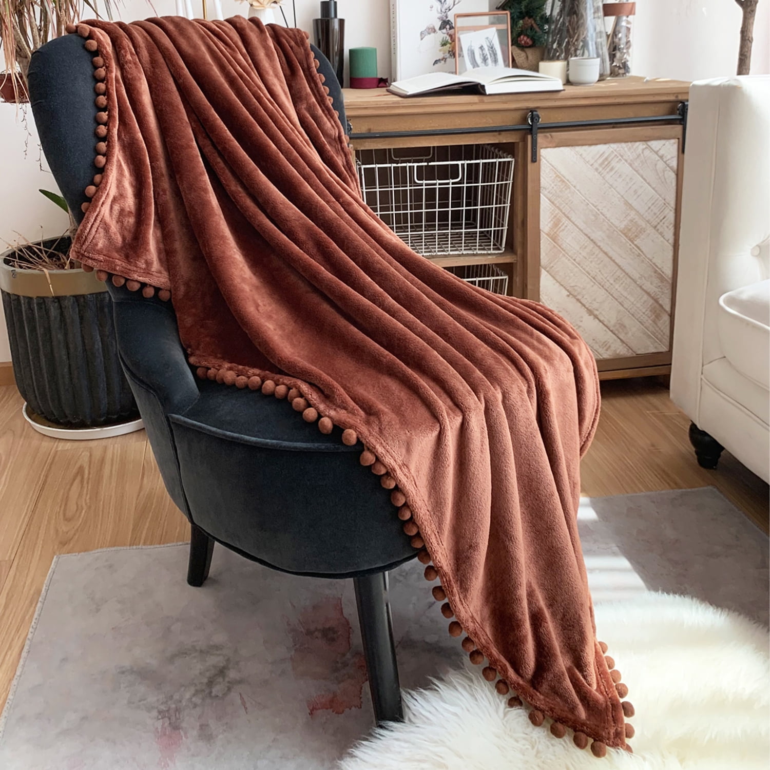 LOMAO Flannel Blanket Soft Throw Blanket with Pompom Fringe Lightweight ...