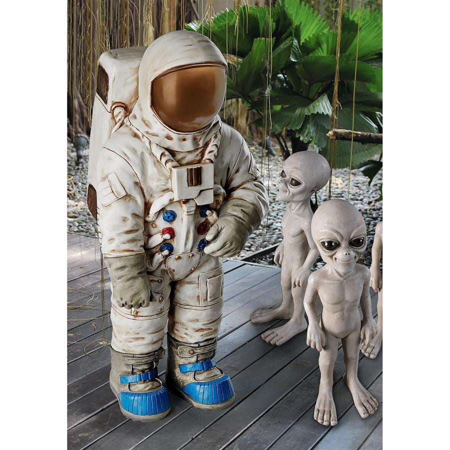 Design Toscano Moon Man Astronaut Statue - Walmart.com