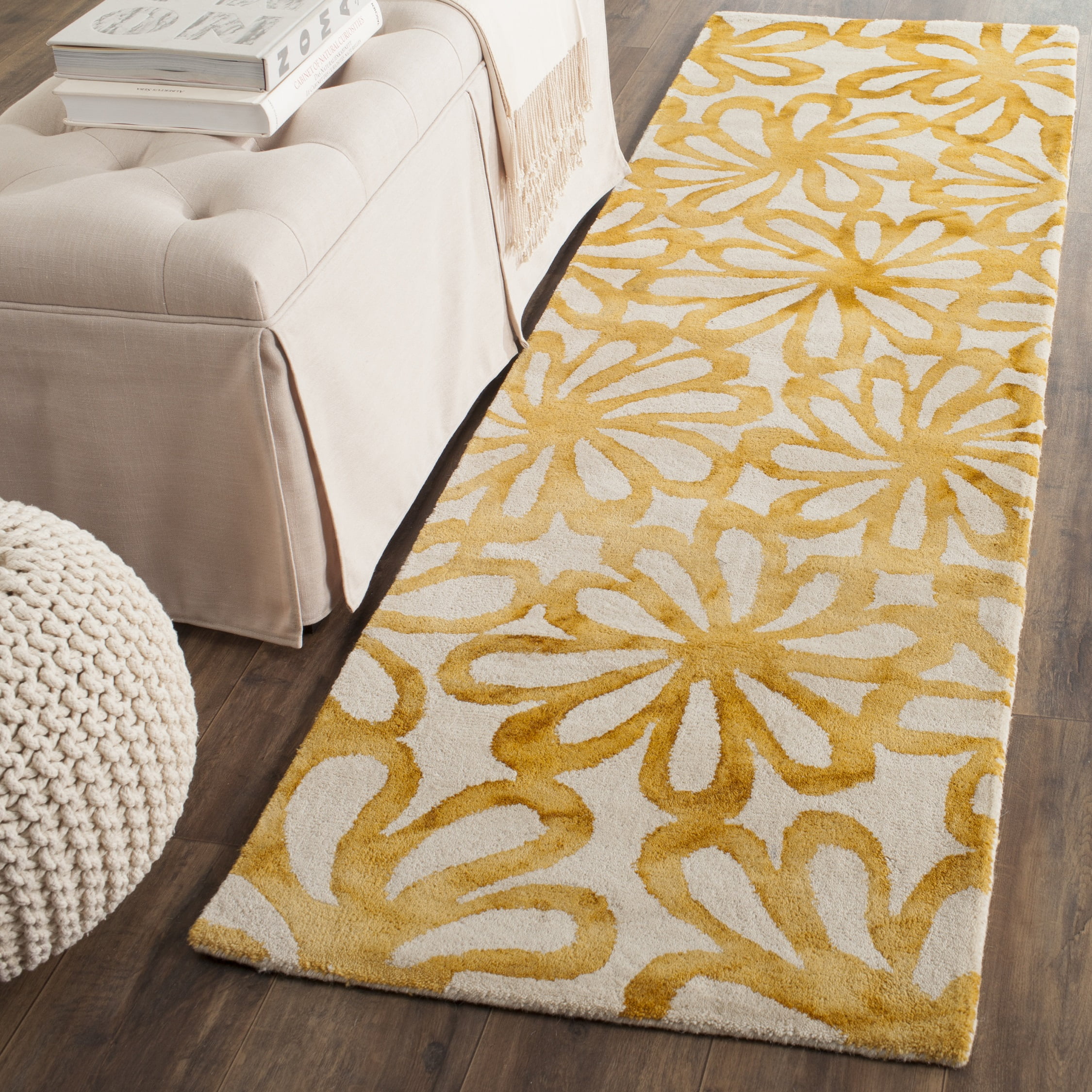 SAFAVIEH Dip Dye Jessamine Floral Wool Runner Rug, Beige/Gold, 2'3" x ...