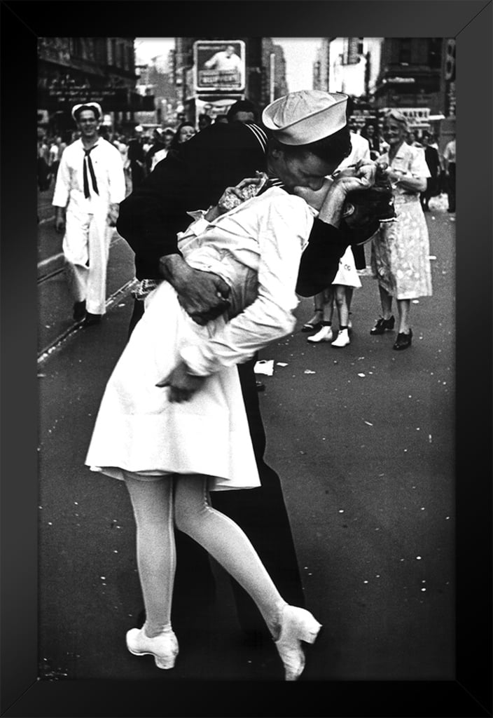 Times Square The Kiss on VJ Day Sailor Kissing Woman 1945 Photo ...