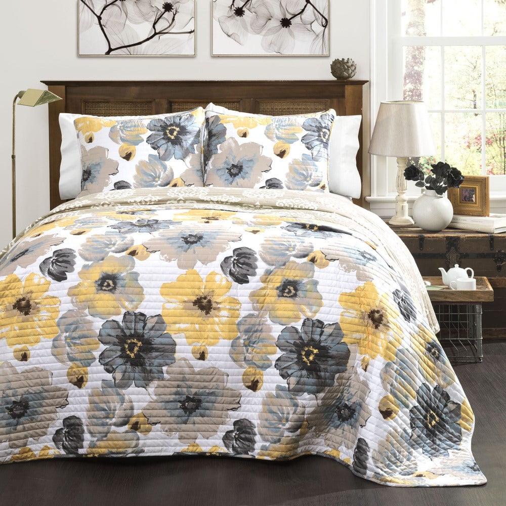 Maison Rouge Levine Reversible Floral Damask 3 Piece Quilt Set Yellow