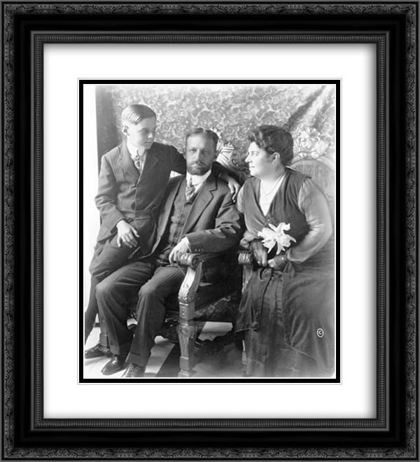 President Mario Menocal, of Cuba, full-length portrait, seated, facing ...