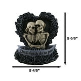 Love Never Dies Halloween Decorations: Black Wedding Roses Heart Wreath Skeleton Couple Figurine ...