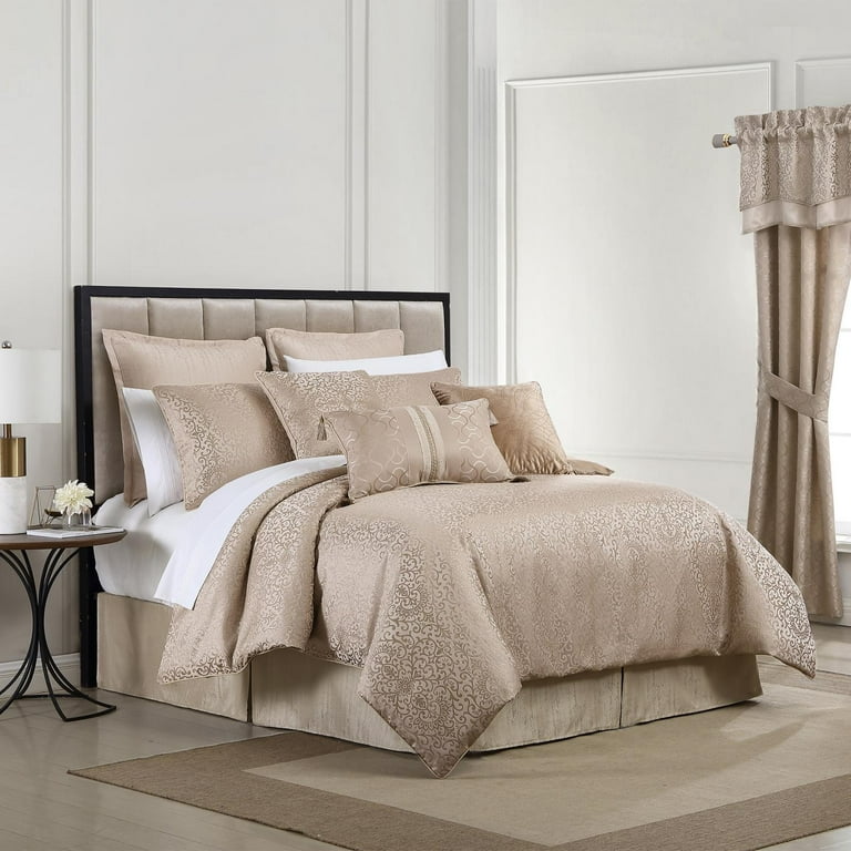 Croscill Bedding Ensembles Croscill Aurelio 4 Pc. Queen Comforter Set