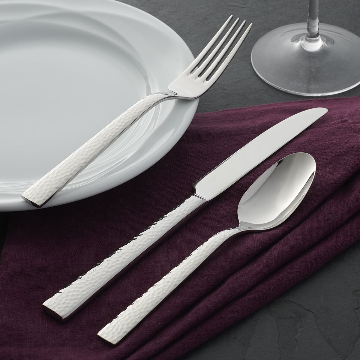 Oneida Monoa 20-Piece Stainless Steel Flatware Set (Service Oneida Monoa 20-Piece Stainless Steel Flatware Set (Service