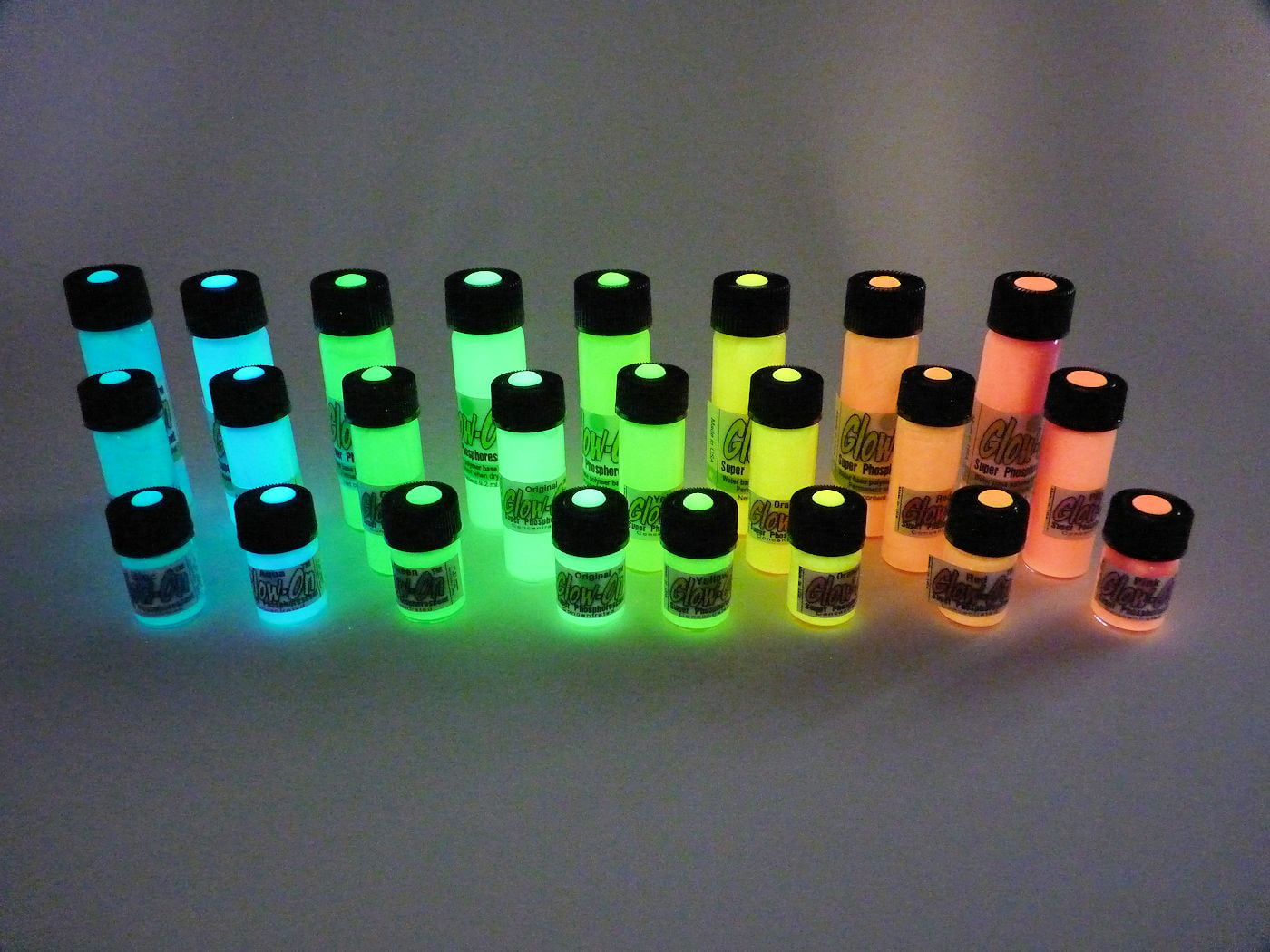 Super Phosphorescent Paint - Original Color and Green Glow, 2.3 ml Vial ...