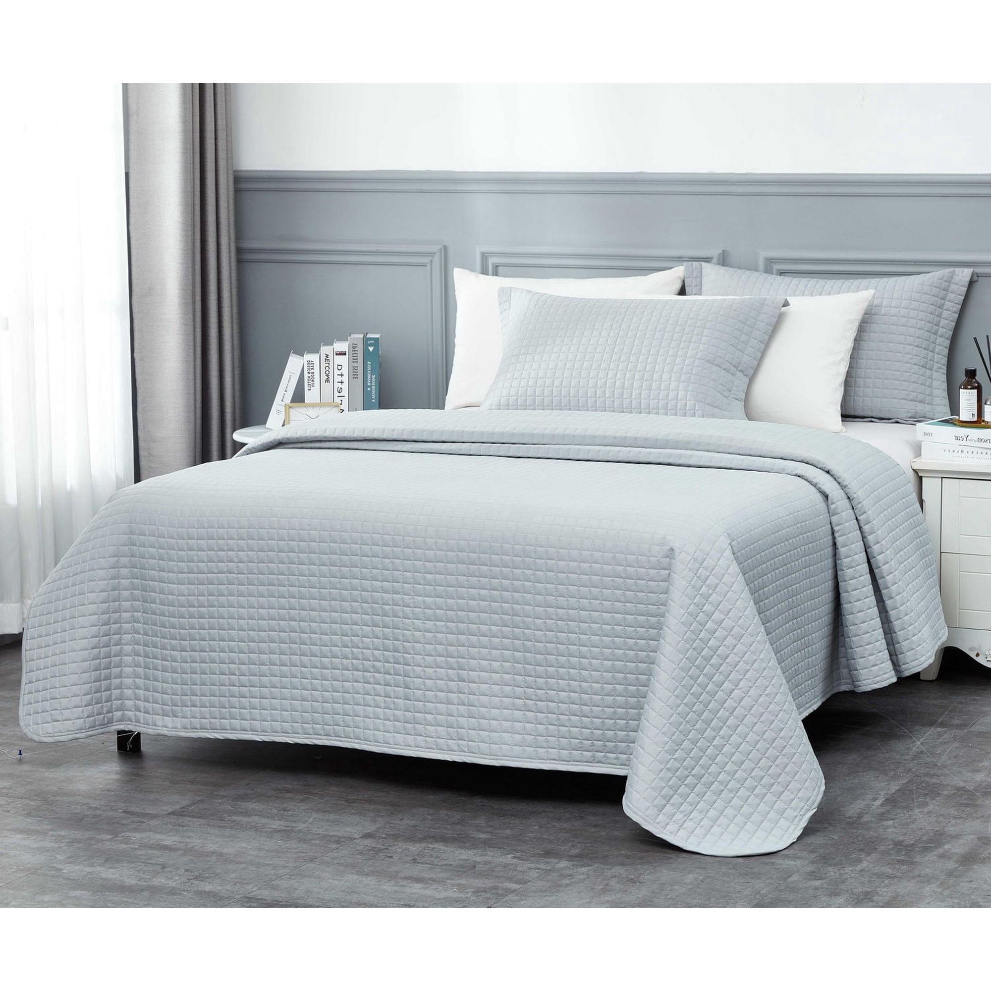Click here for Millano Collection Millano Classic Quilt Set - Lig... prices