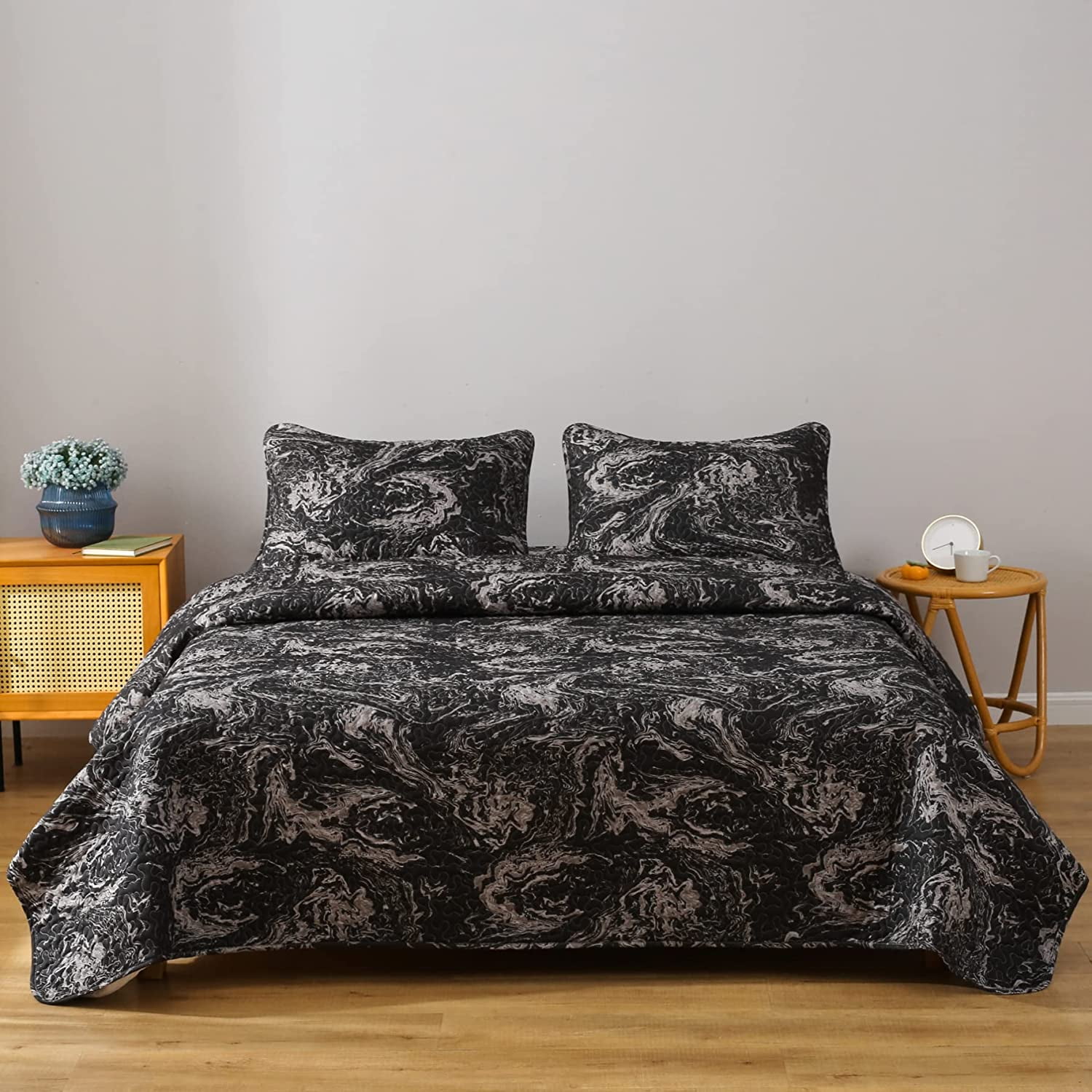 Marble Quilt Set, Abstract Bedspread, Black Surreal Marble Graphic ...
