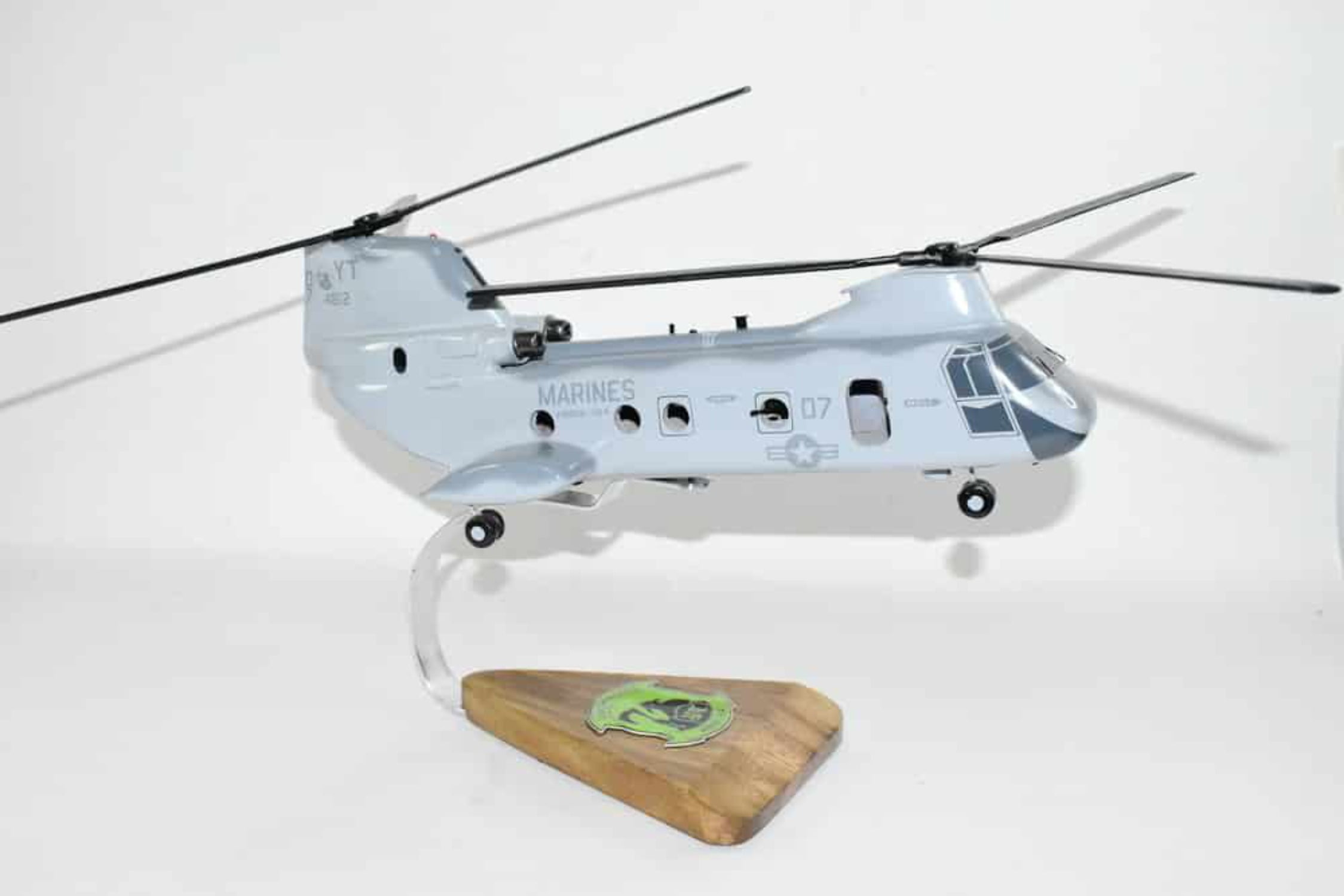 HMM-164 Knightriders CH-46 Model, , 1/38 (14) Scale, Mahogany, Phrog ...