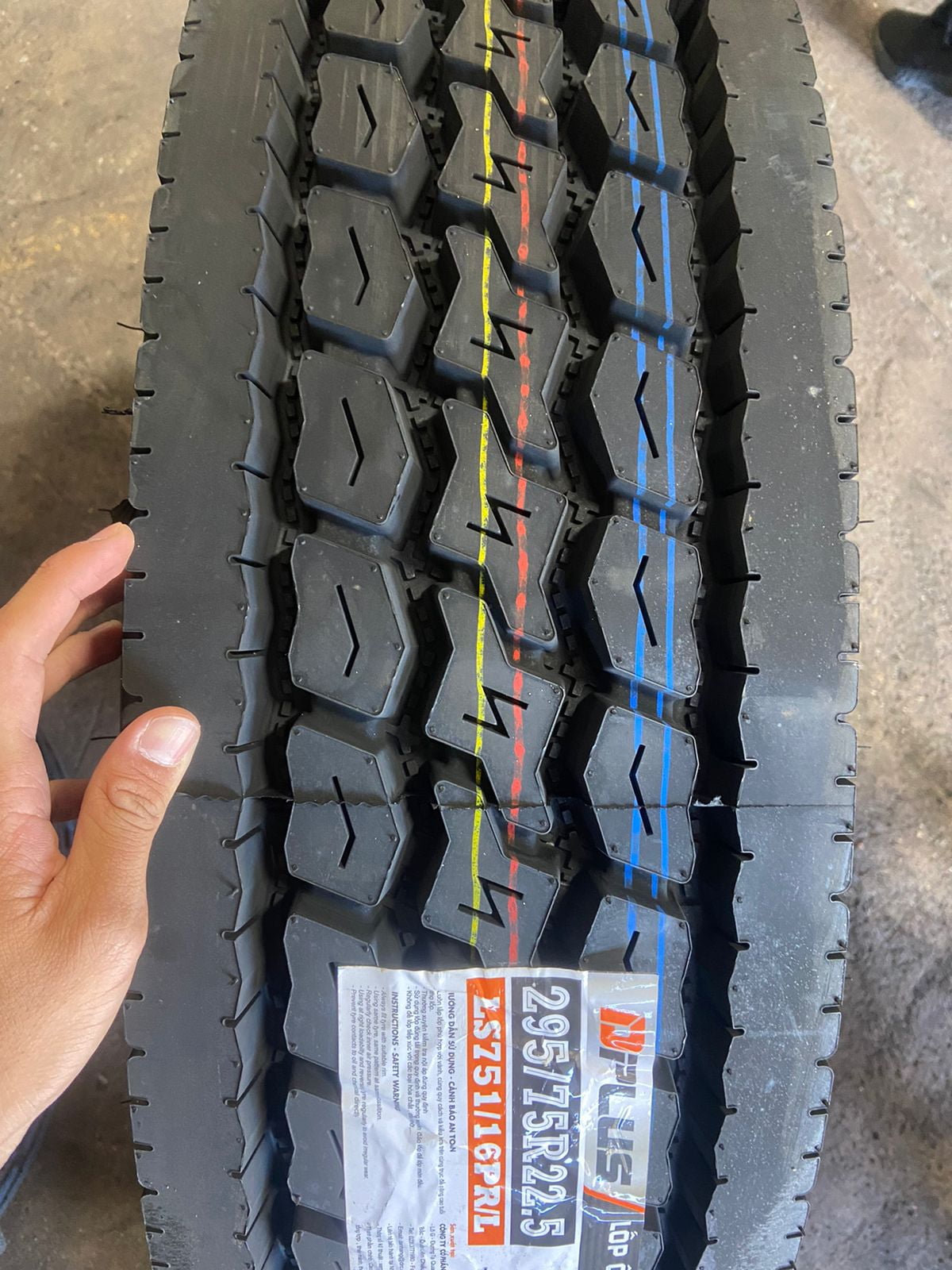 Dplus LS751 Commercial Truck Semi Tire, 295/75R22.5, 16 Ply Drive ...