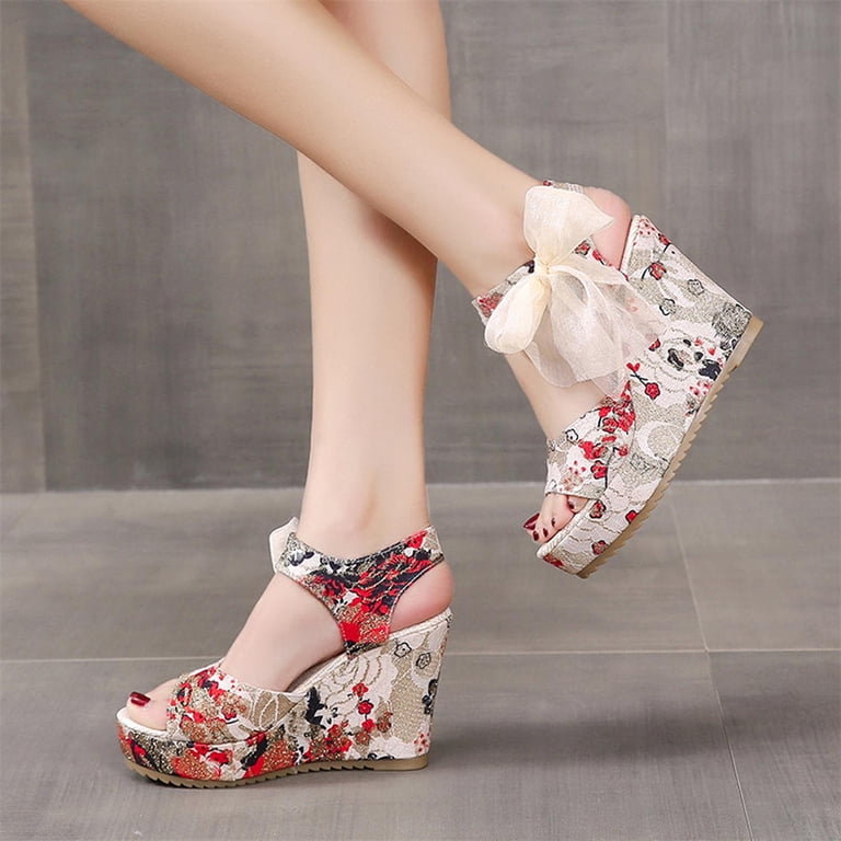 Red Wedges With Bow
