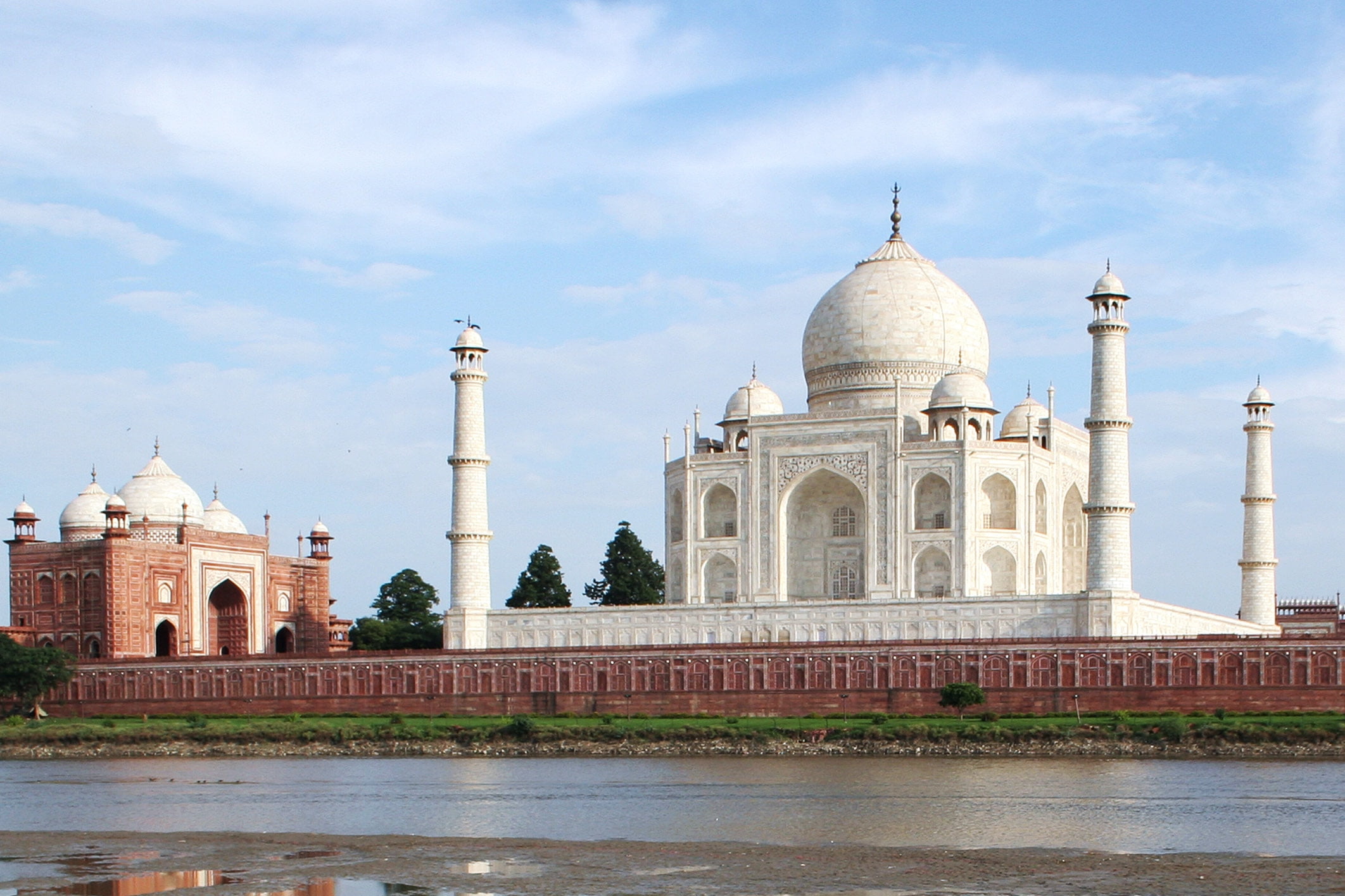24x36 gallery poster, Taj Mahal and outlying buildings as seen from ...