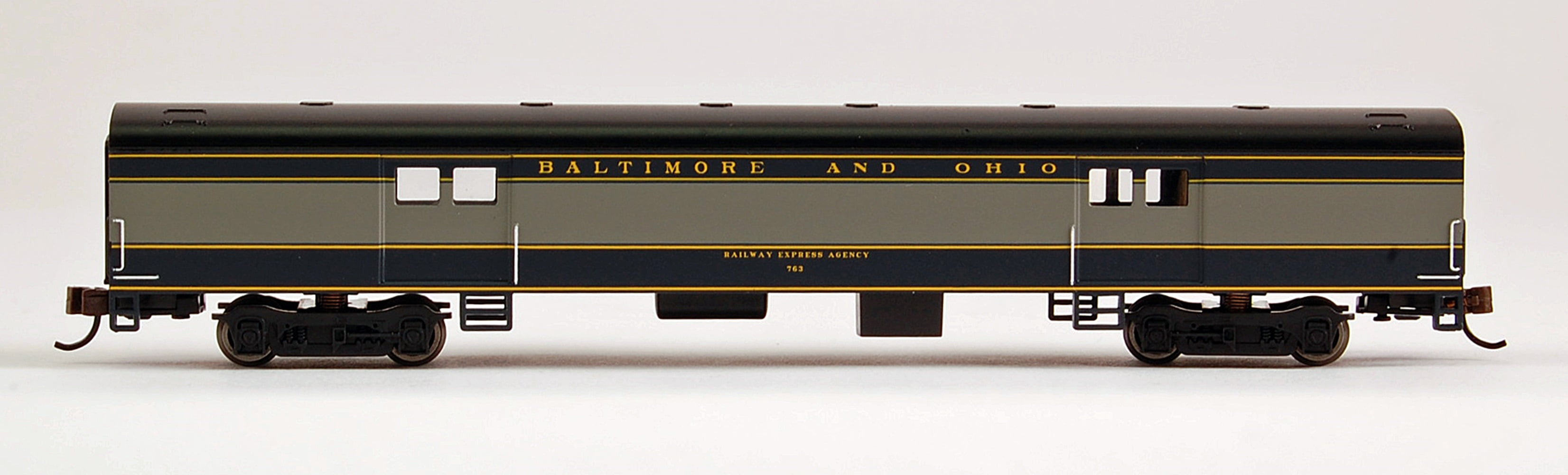 Bachmann N Scale Train 72' Smooth Side Baggage Car B&O 14453 - Walmart.com