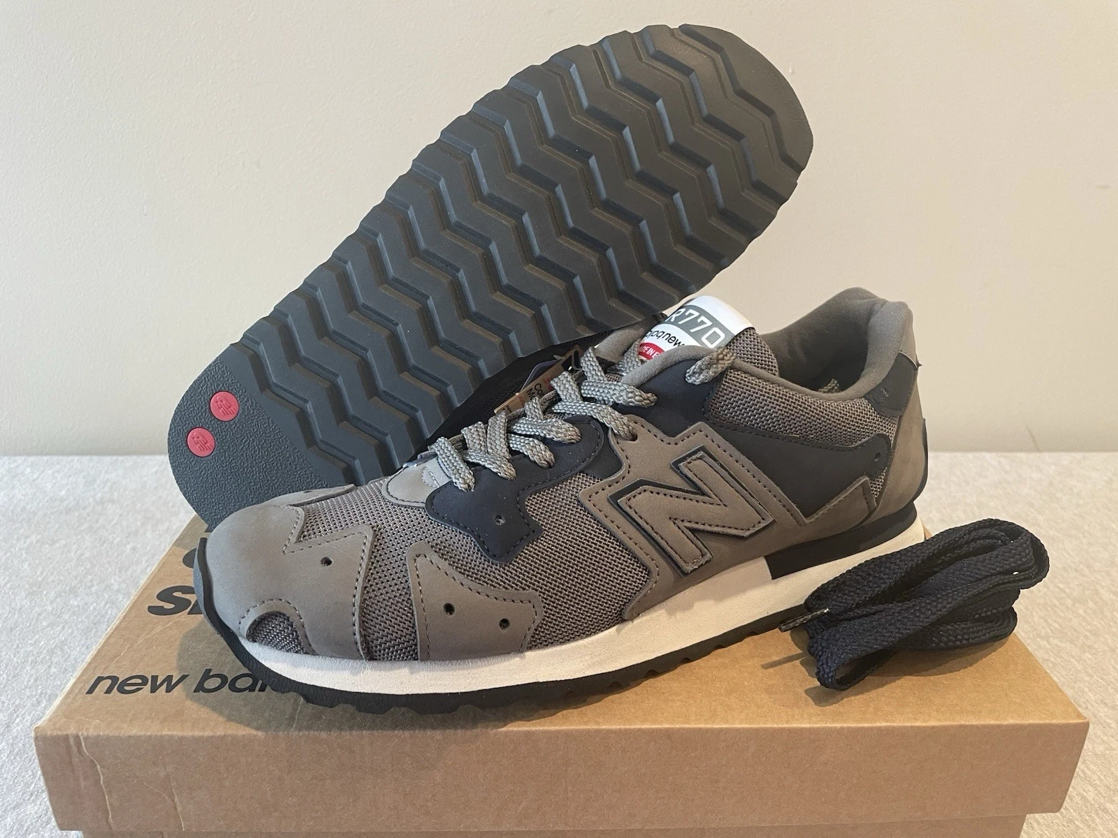 New Balance 770 Made in England Grey Blue Running Shoes R770GGN Szs 10. ...